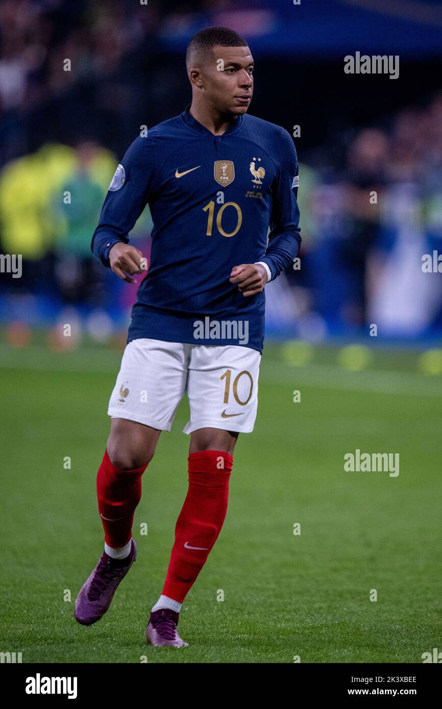 Kylian mbappe france kit hi-res stock photography and images - Alamy