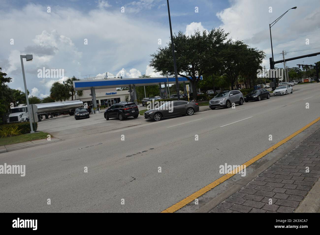 Gas lines hurricane ian hi-res stock photography and images - Alamy