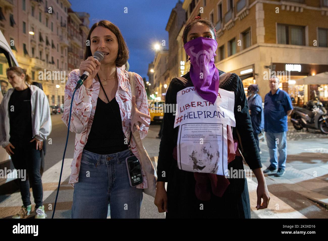 Roma, Italy. 28th Sep, 2022. Iranian girl in solidarity with the ...