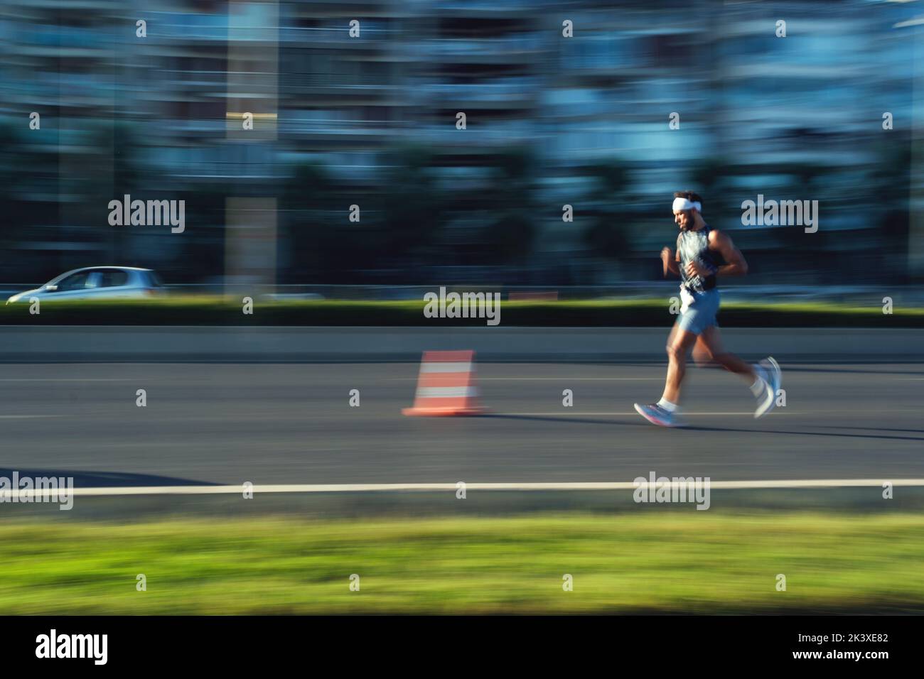 Blur man running silhouette hi-res stock photography and images - Alamy