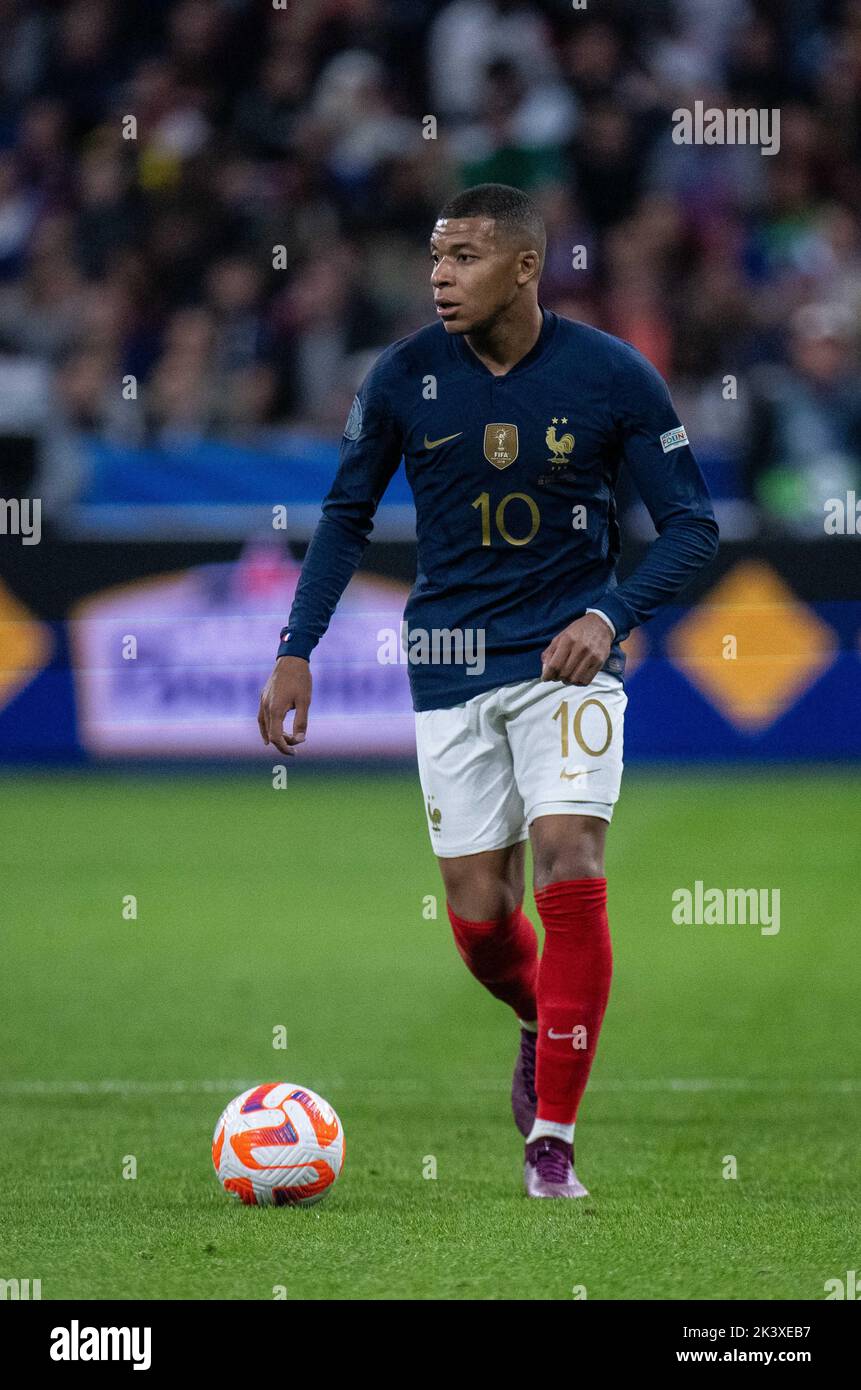 Kylian mbappe france kit hi-res stock photography and images - Alamy