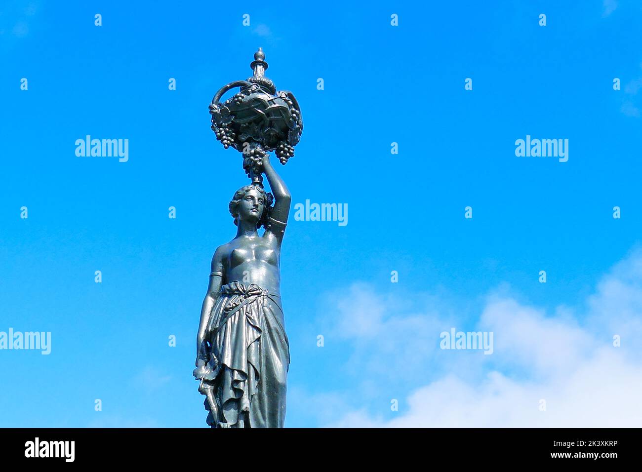 A statue in a city Stock Photo - Alamy