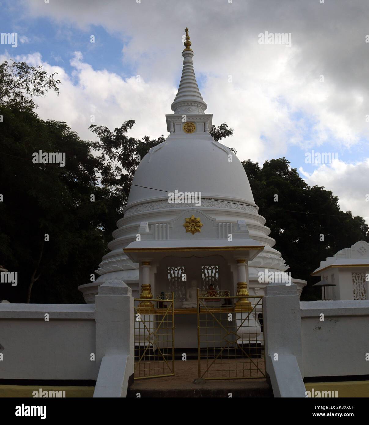Aluthepola Ganekanda Raja Maha Vihara is an old Buddhist temple in ...