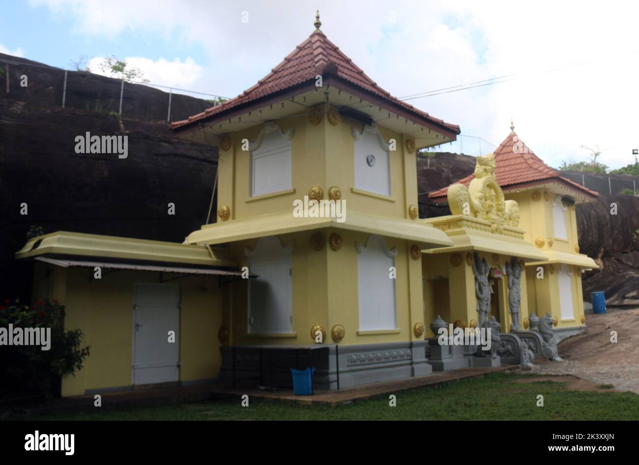 Aluthepola Ganekanda Raja Maha Vihara is an old Buddhist temple in ...