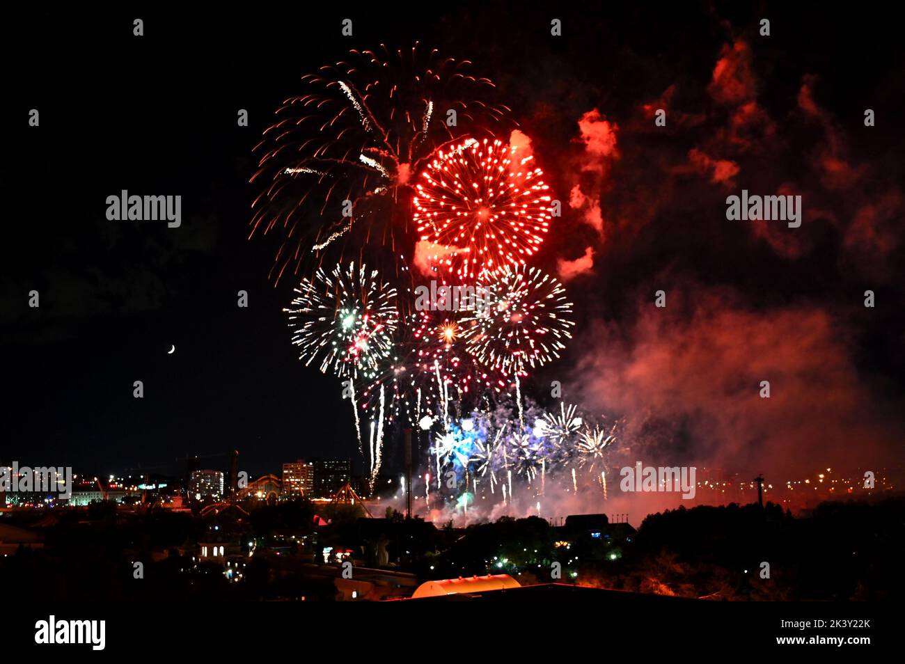 Fireworks night sky background high hi-res stock photography and images ...