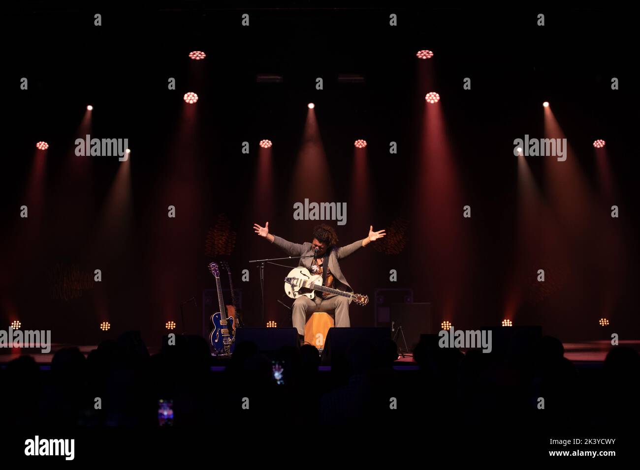 Australian singer songwriter and blues guitarist ash grunwald performs ...