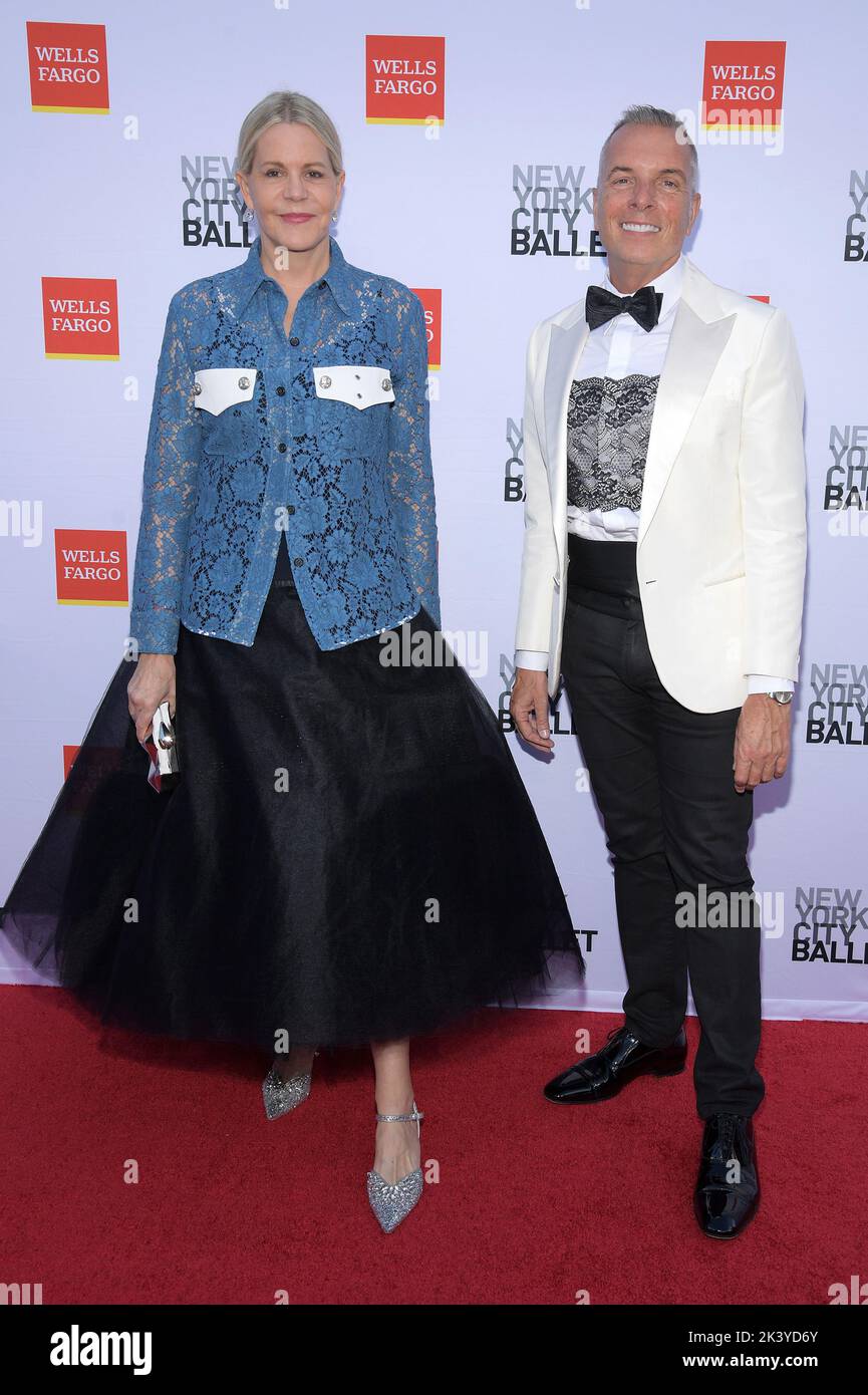 (L-R) Mary Beth Shimmon and Roman Gronkowski arrive at The New York ...