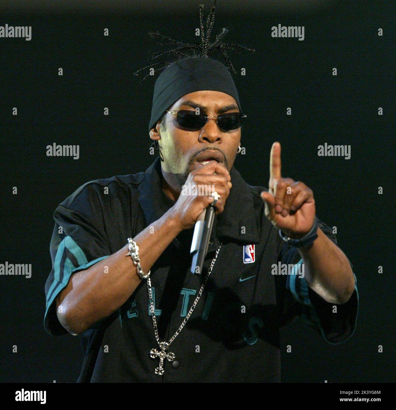 FILED - 09 February 2004, North Rhine-Westphalia, Cologne: The singer ...