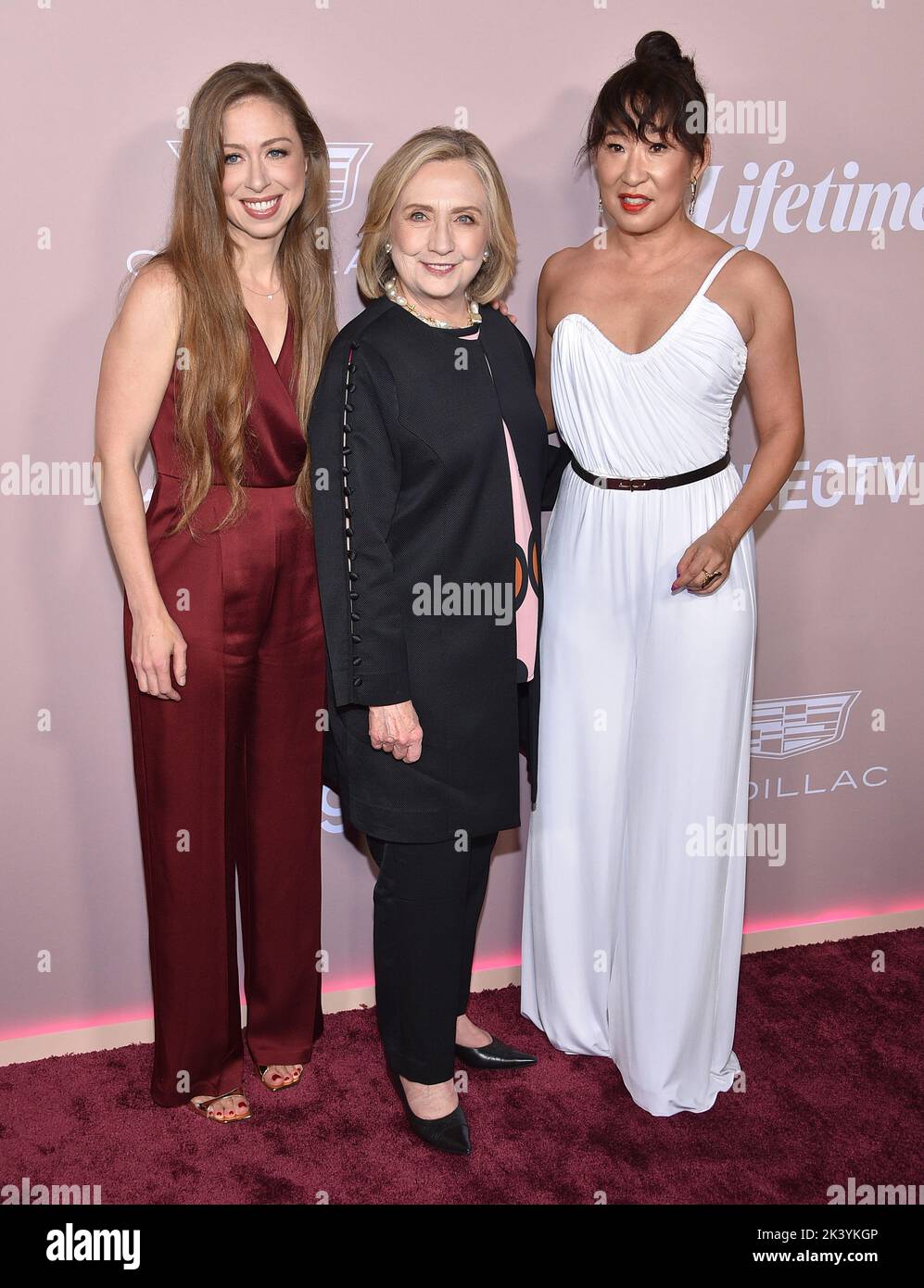 Chelsea Clinton, Hillary Clinton and Sandra Oh arriving to Variety's ...