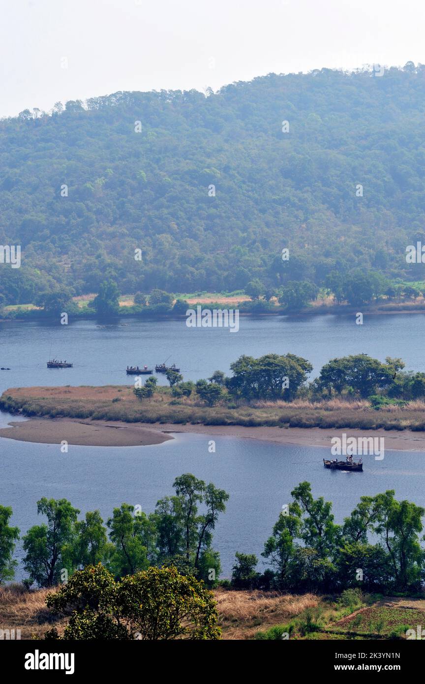 Savitri river hi-res stock photography and images - Alamy
