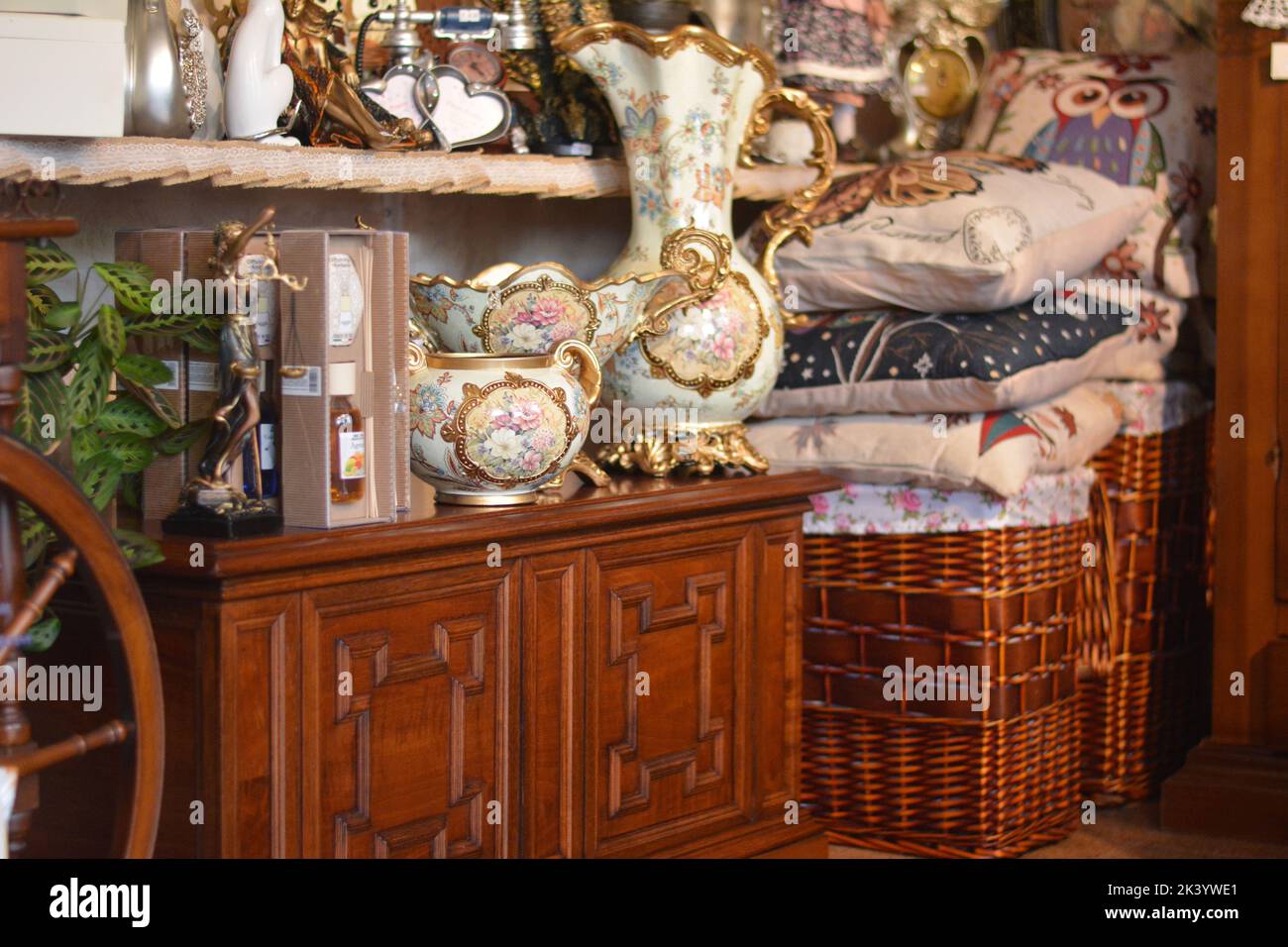 The inside of an antique shop Stock Photo - Alamy