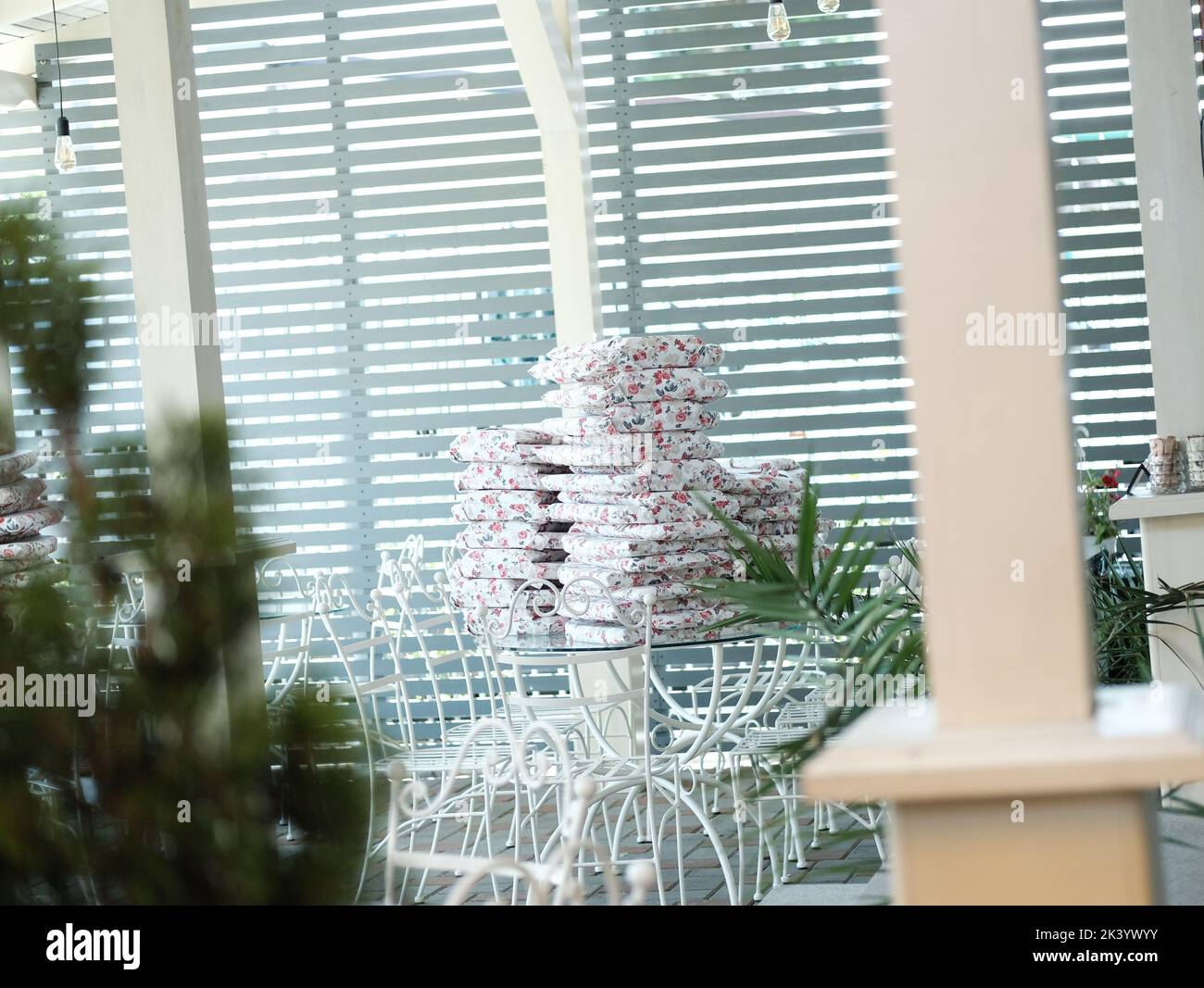 Park bench details Stock Photo - Alamy
