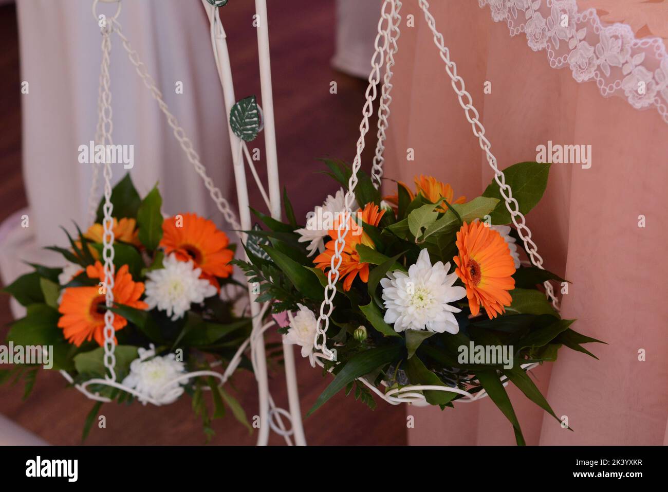 Wildflower arrangements hi-res stock photography and images - Alamy
