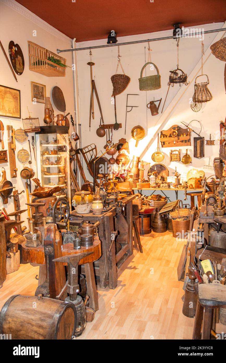 Paris, France. August 2022. One of the many antique shops at the Saint ...