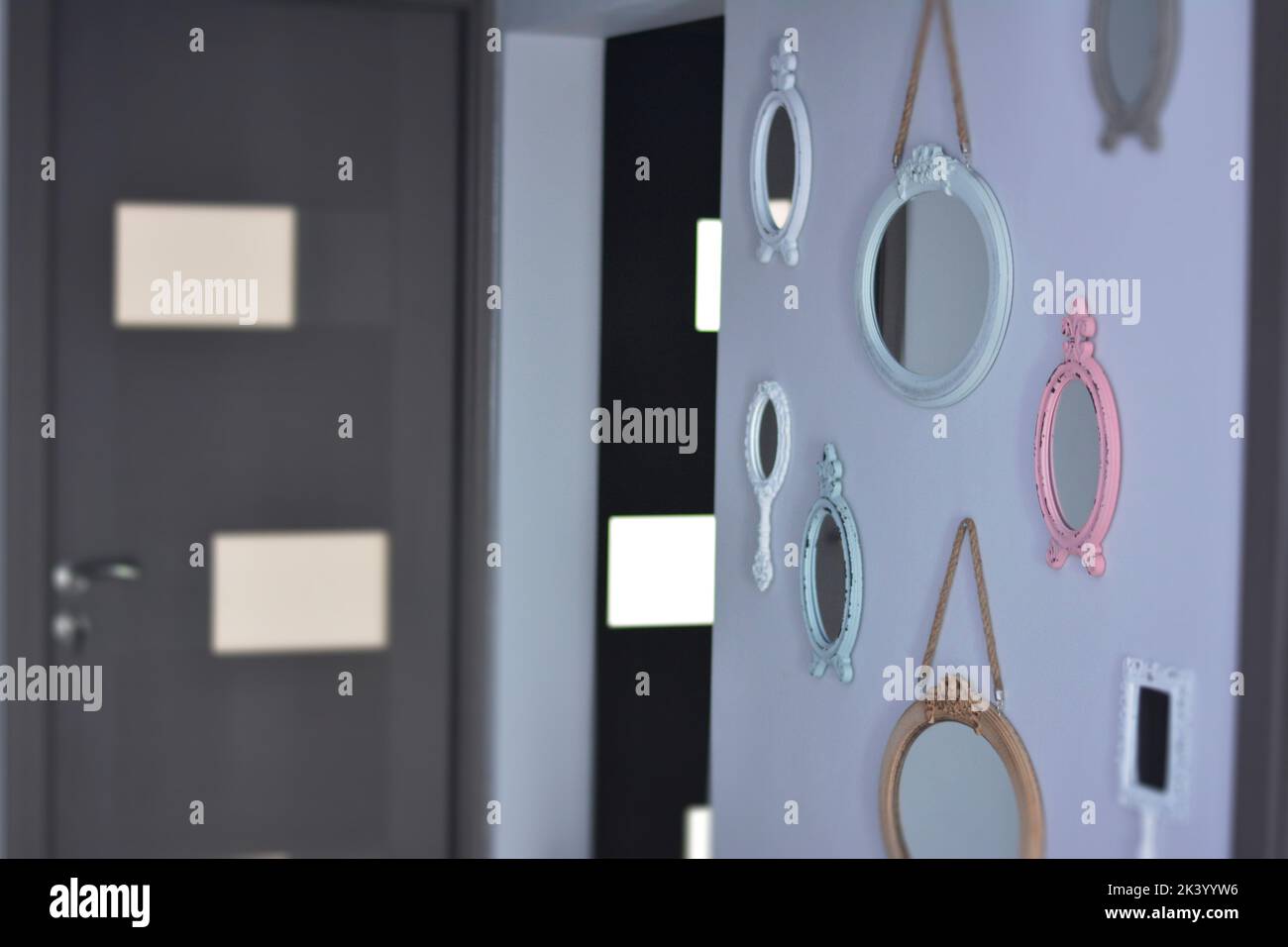 Lots of mirrors hi-res stock photography and images - Alamy