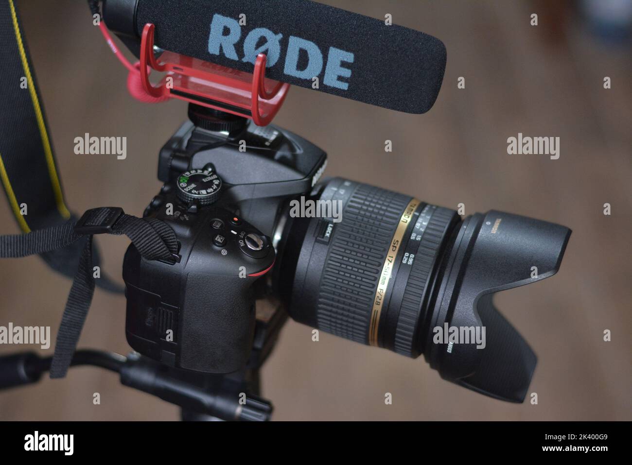 Dslr microphone hi-res stock photography and images - Alamy