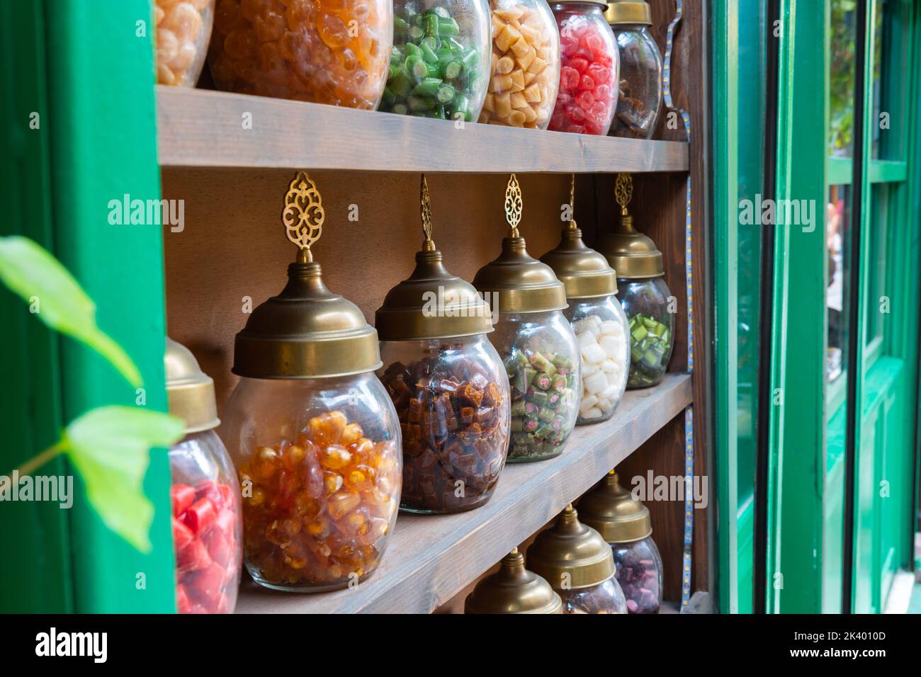 Vintage candy in jars hi-res stock photography and images - Alamy