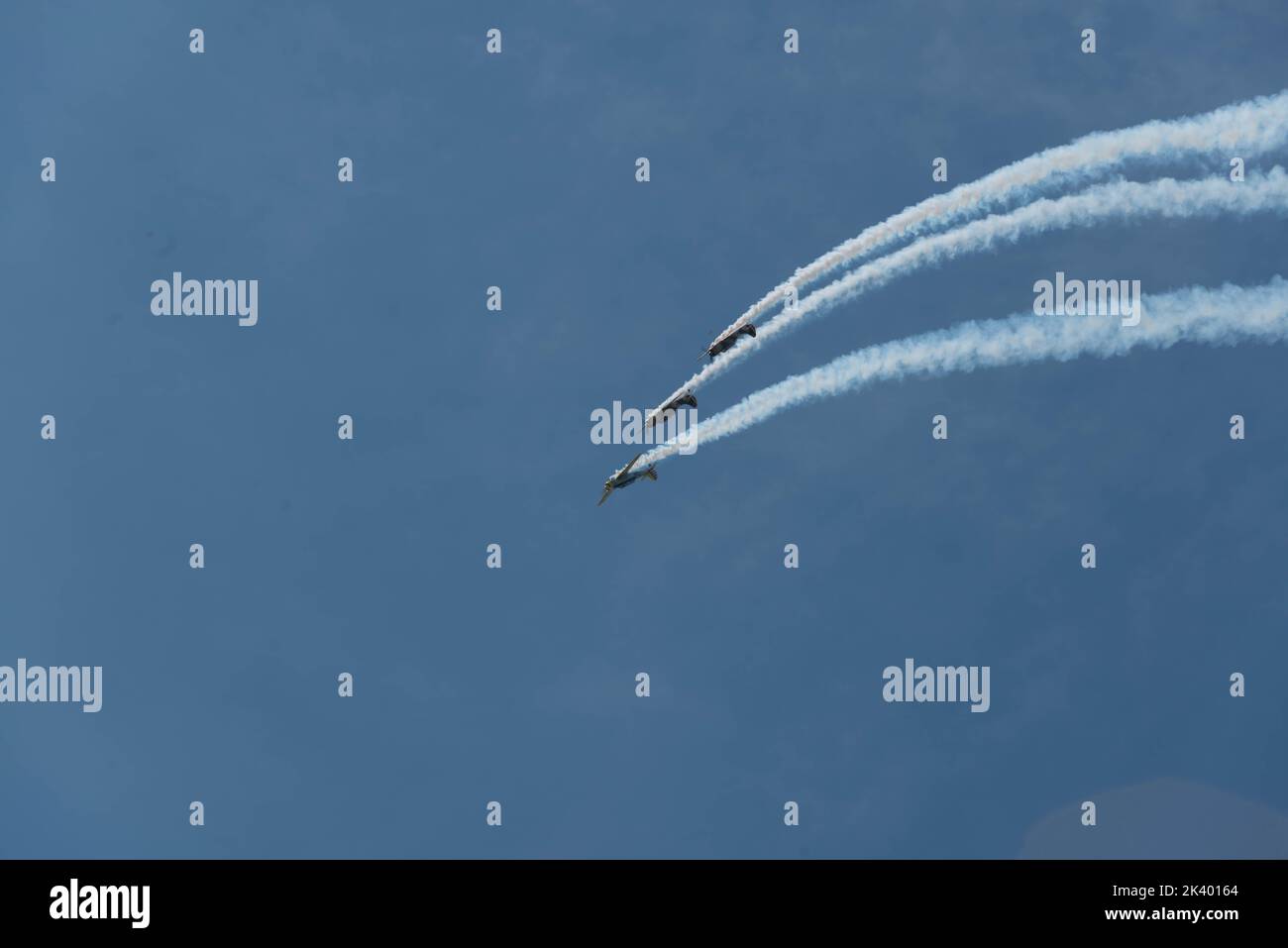 Airplane stunts hi-res stock photography and images - Alamy