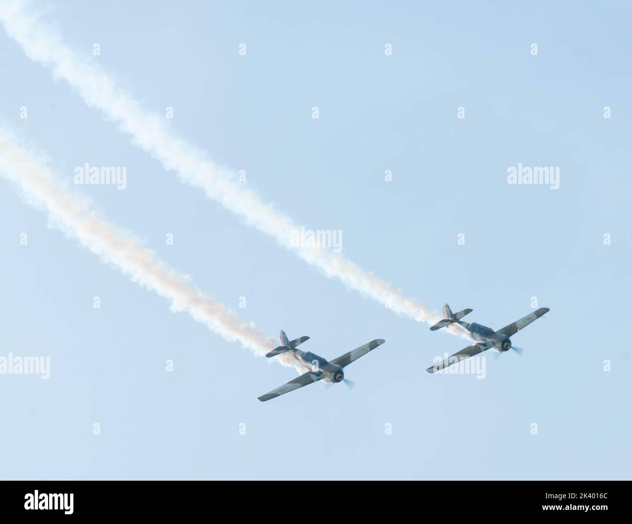 Propeller planes flying parallelly at an air show Stock Photo - Alamy
