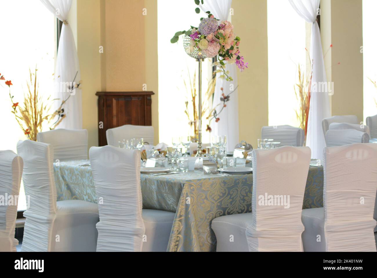Fancy wedding table Stock Photo - Alamy