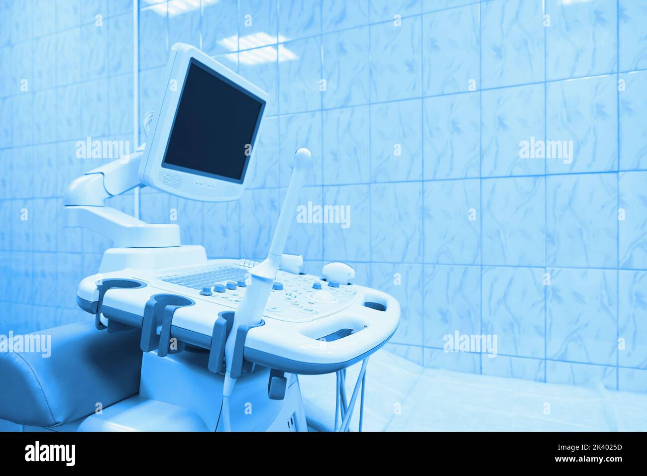 Ultrasound machine in the clinic for examination Stock Photo - Alamy