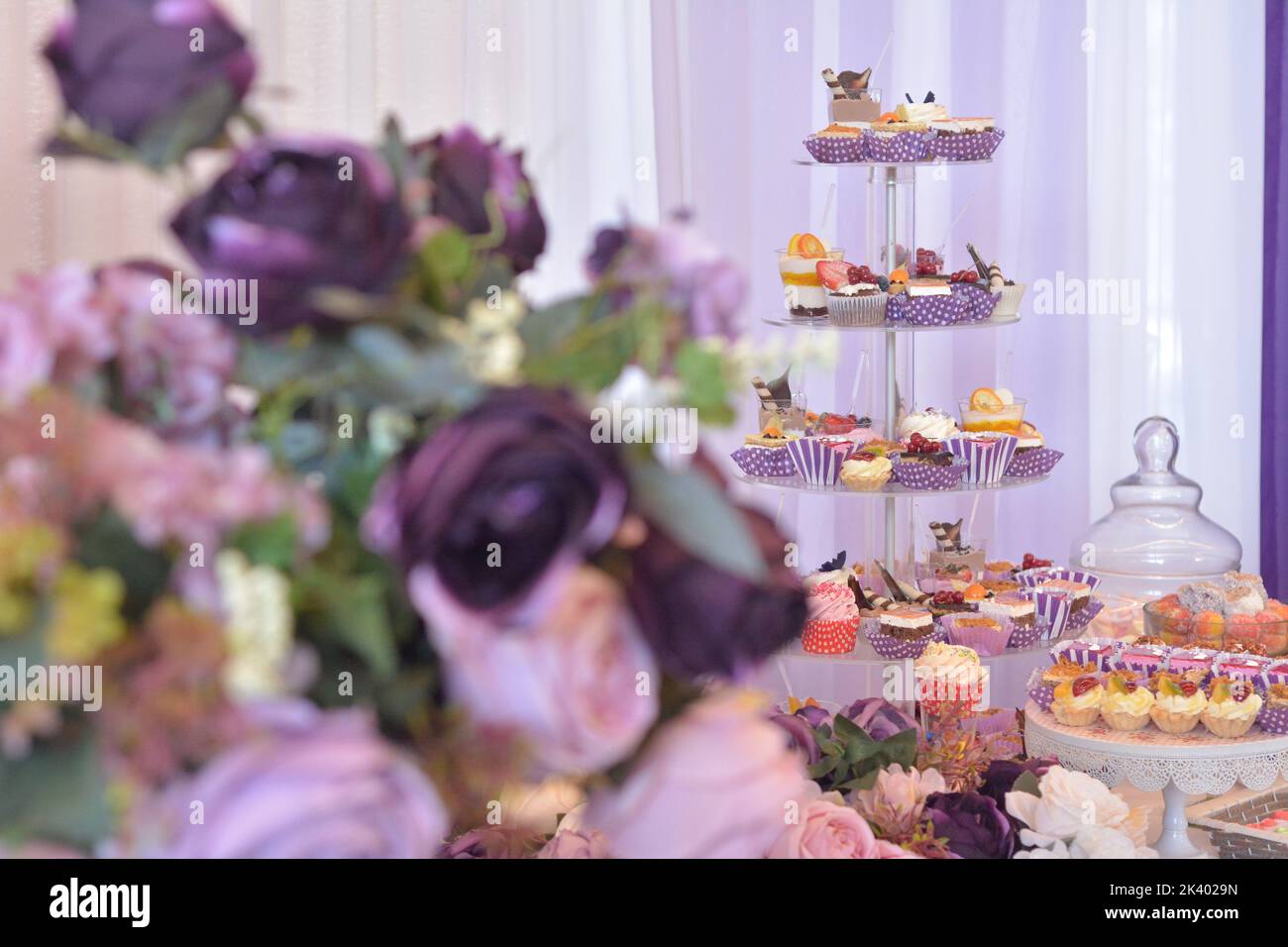 Ice cream shop pop up store hi-res stock photography and images - Alamy