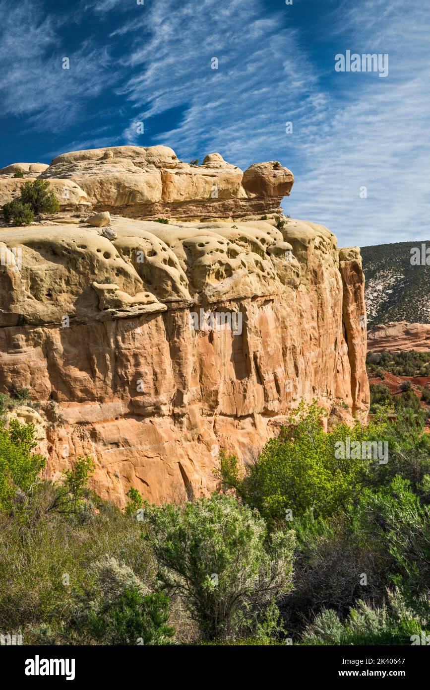 Turtle Rock, tafoni cavities in Weber Sandstone walls, view from Cub ...