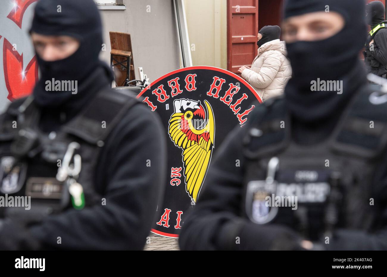 Berlin, Germany. 29th Sep, 2022. Police officers stand in front of the ...