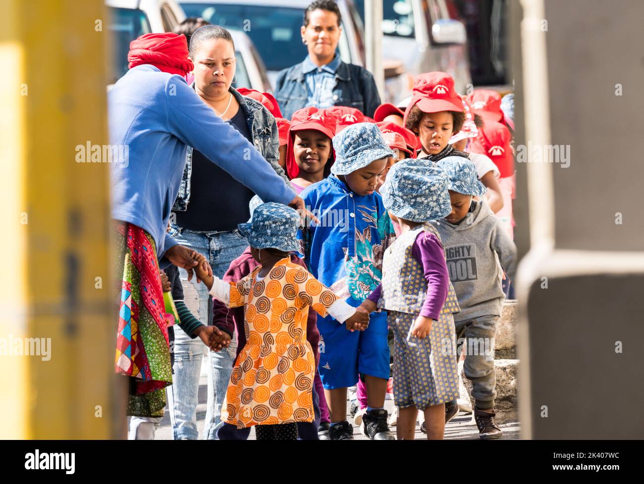 African children holding hands hi-res stock photography and images - Alamy