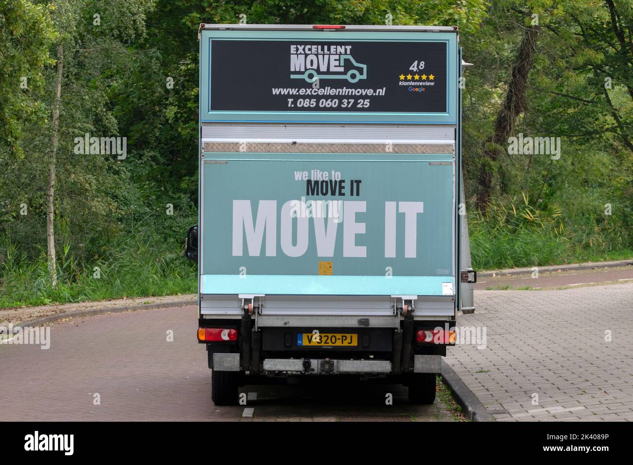 Mover truck logo hi-res stock photography and images - Alamy