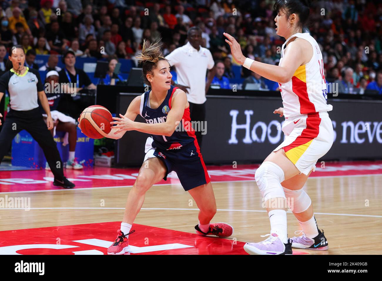 Sydney, Australia, 29 September, 2022. Lisa Berkani of France looks to ...