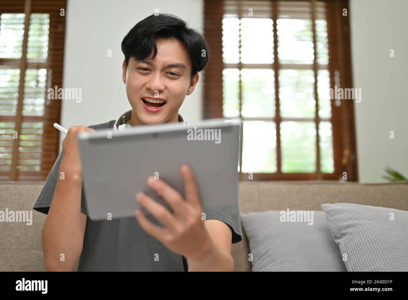 Overjoy overjoyed hi-res stock photography and images - Alamy