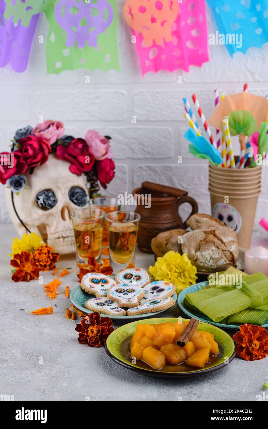 Traditional Day of the dead food Stock Photo - Alamy