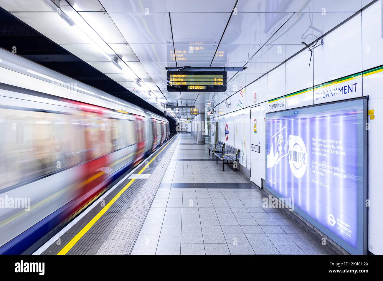 Roundel london electric railway hi-res stock photography and images - Alamy