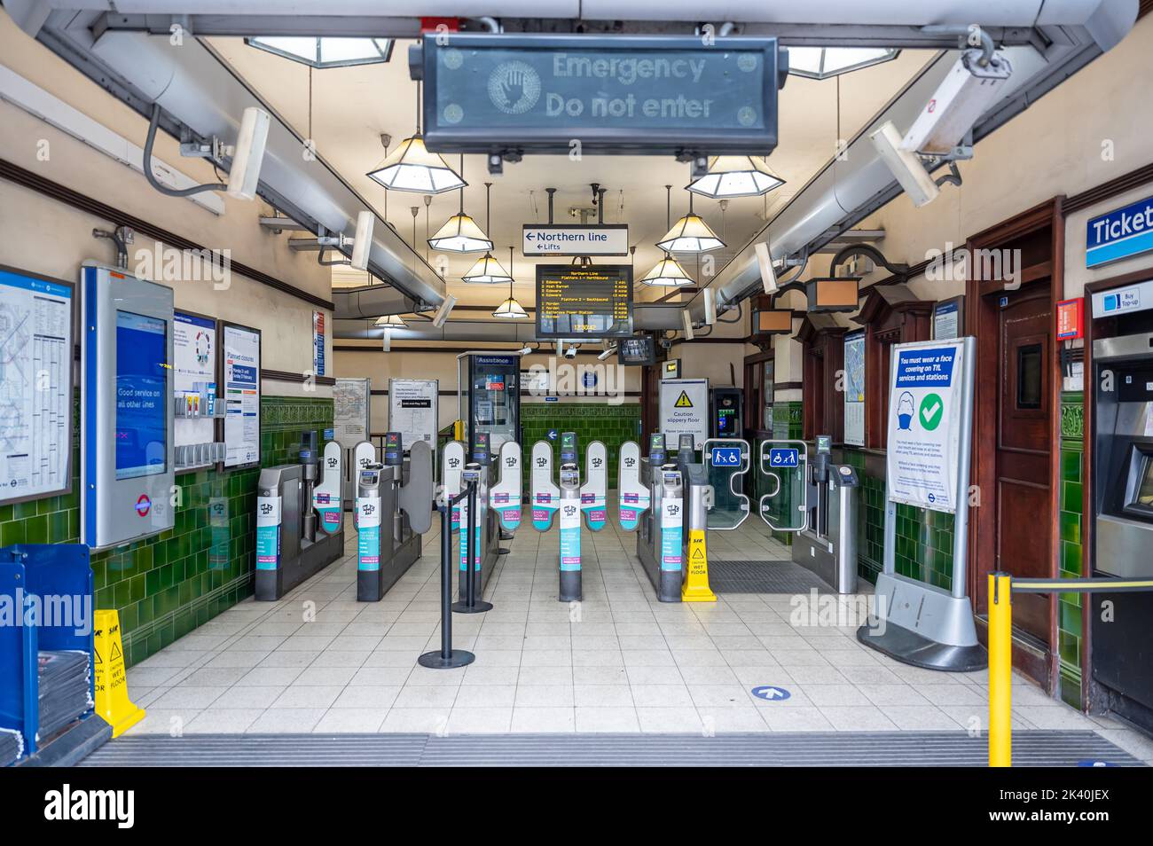 Mornington Cresent Underground Station Stock Photo - Alamy