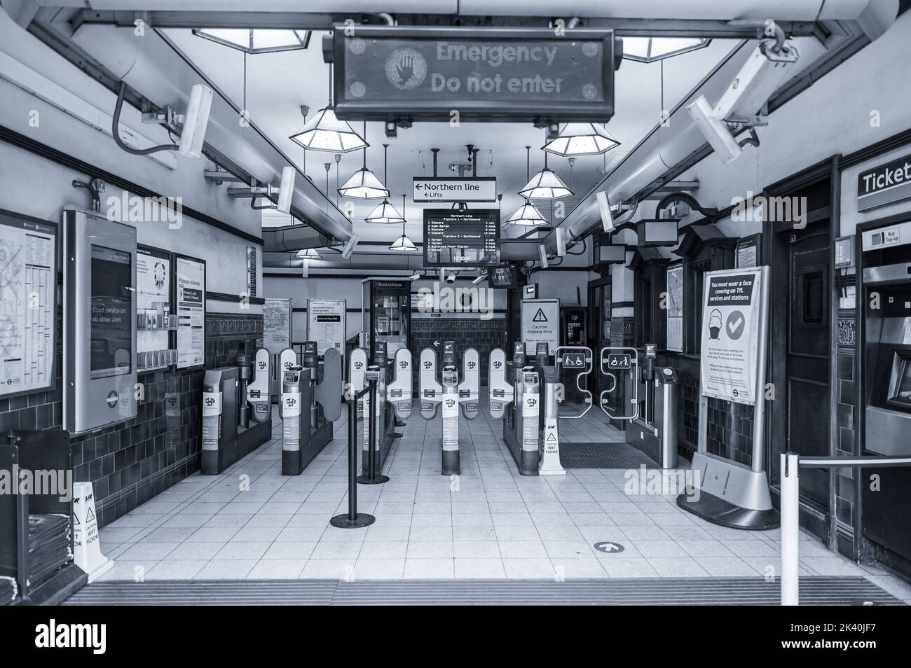 London underground sign mornington hi-res stock photography and images ...