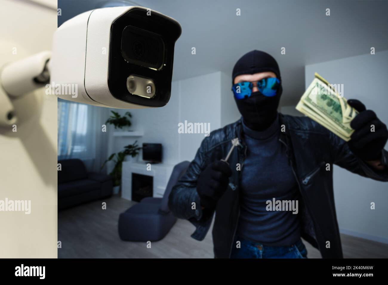 Police computer room hi-res stock photography and images - Alamy