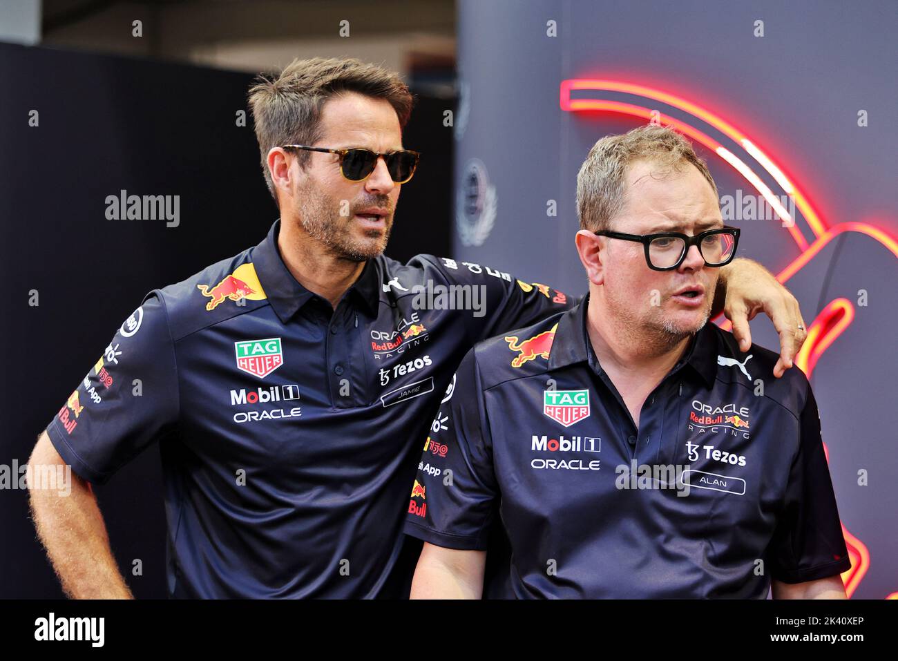 Singapore, Singapore. 29th Sep, 2022. (L to R): Jamie Redknapp (GBR ...