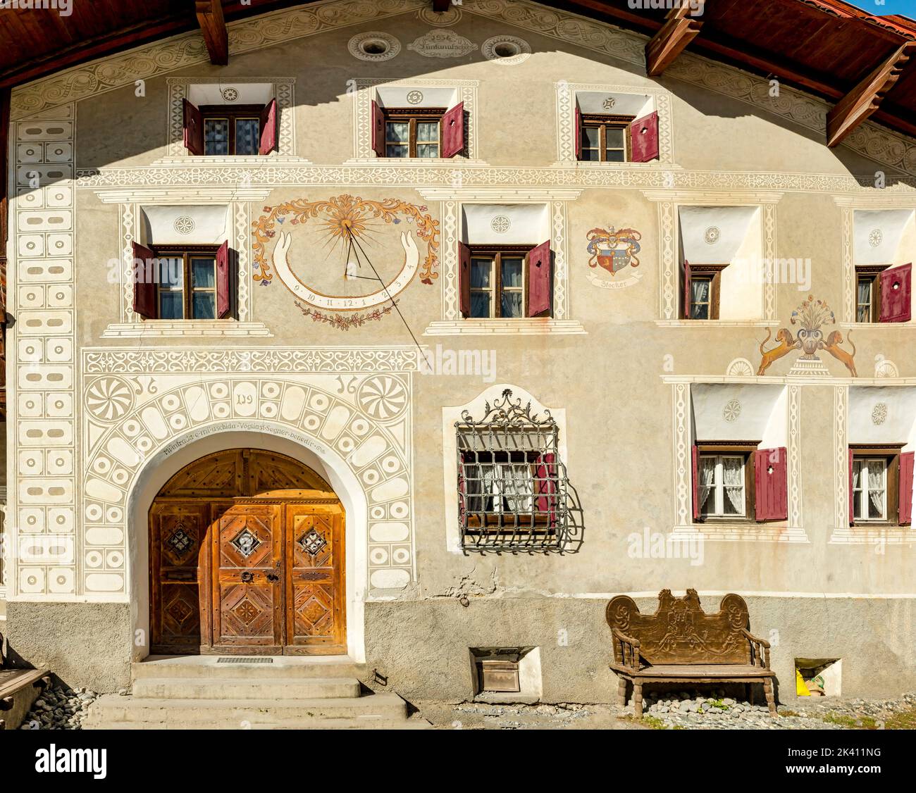 Switzerland house hi-res stock photography and images - Alamy