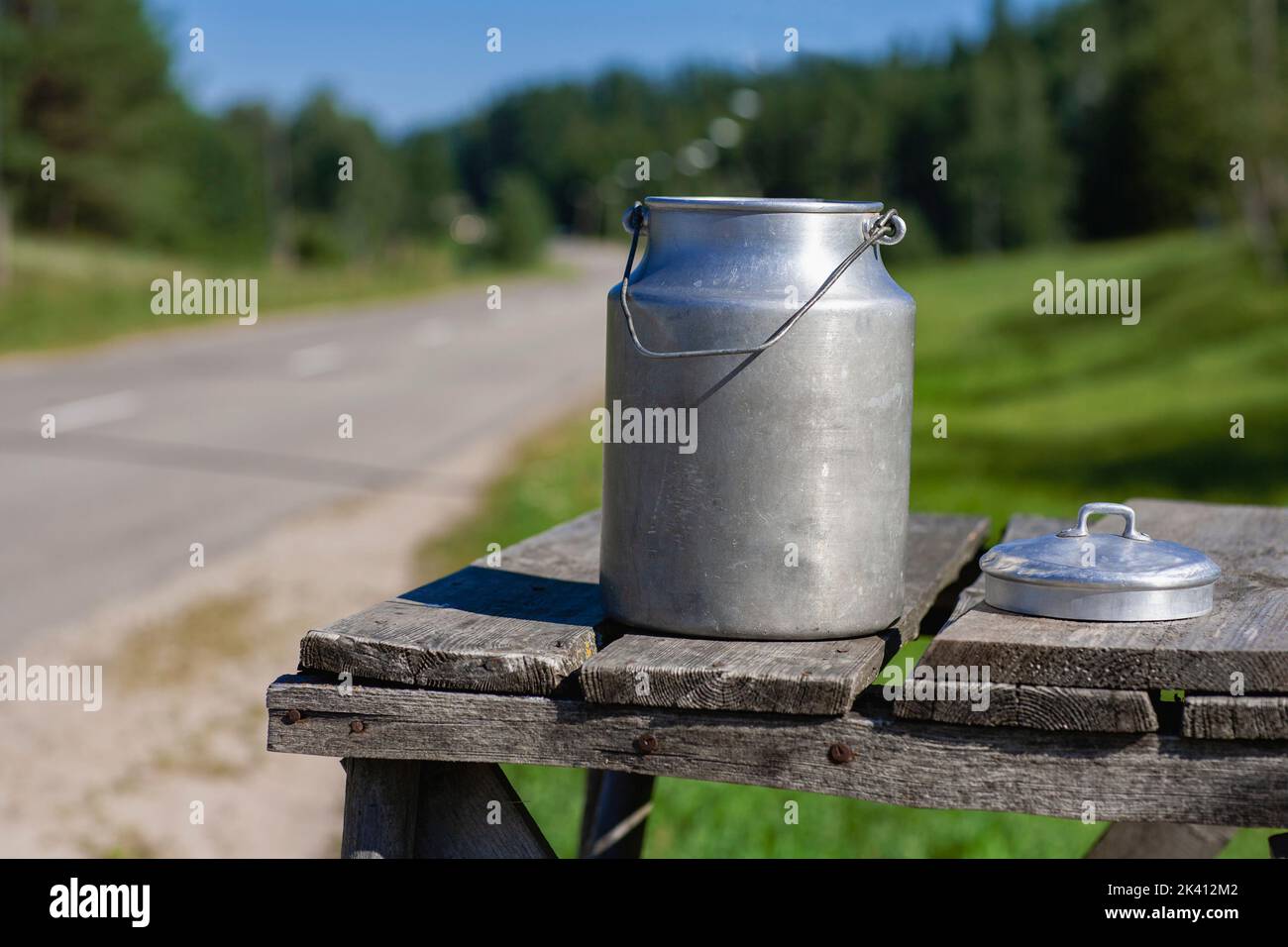 Aluminum milk can near hi-res stock photography and images - Alamy