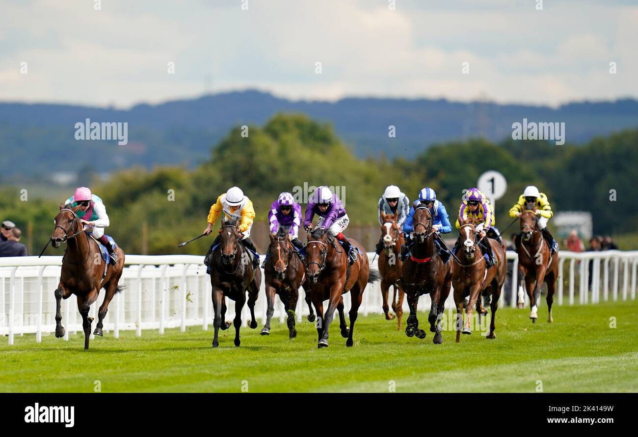 Salisbury racecourse 2022 hi-res stock photography and images - Alamy