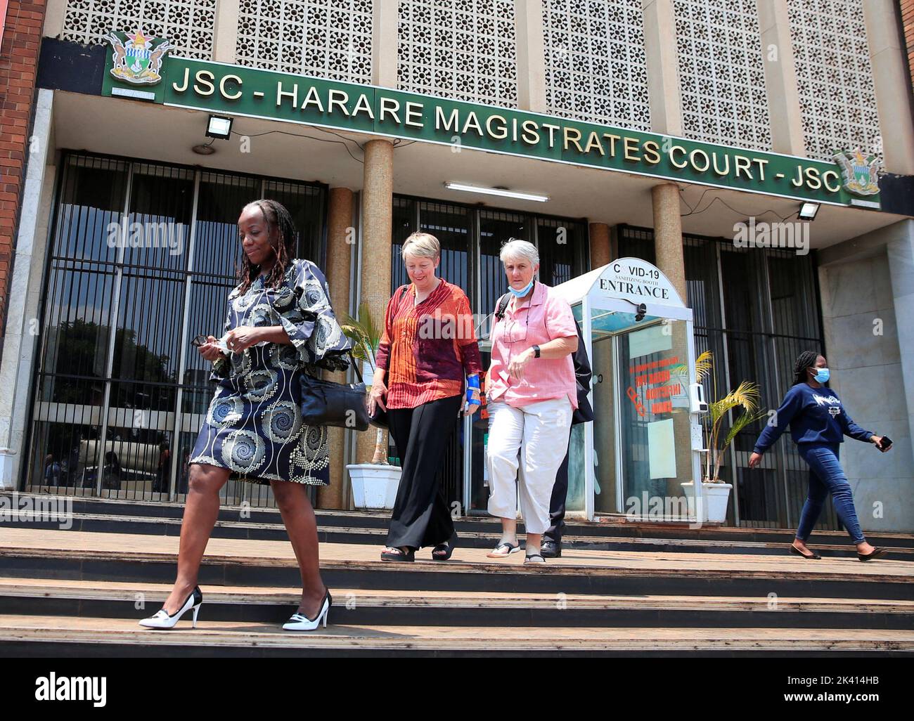 Tsitsi dangarembga hi-res stock photography and images - Alamy