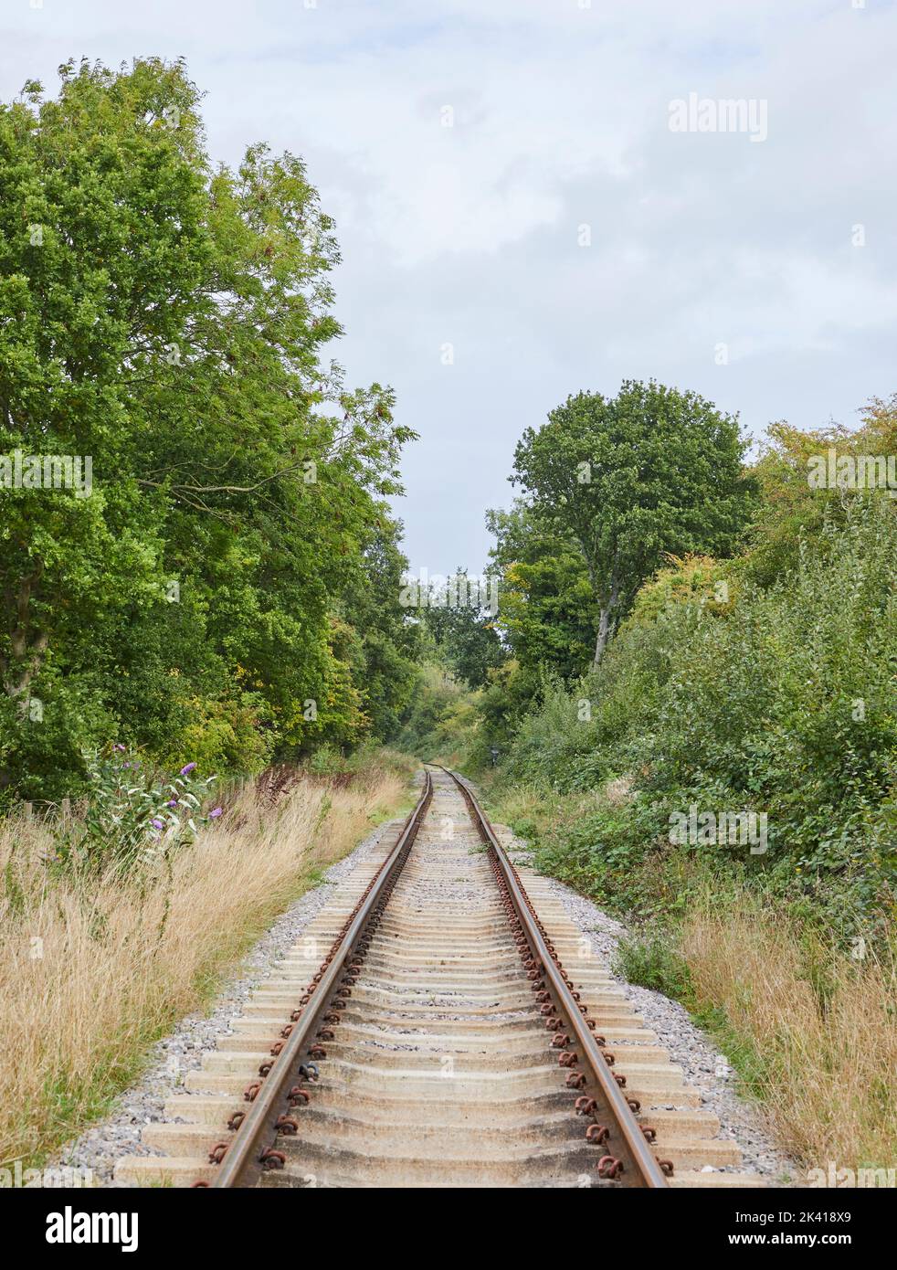Long row train tracks hi-res stock photography and images - Alamy