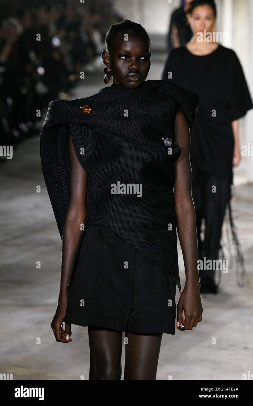 Dires van noten hi-res stock photography and images - Alamy