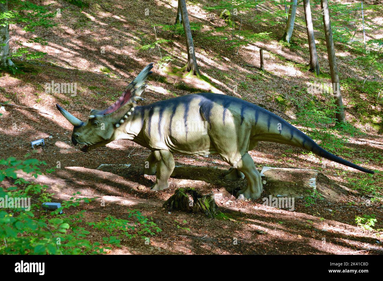 Model of a dinosaur in Dino Parc in Rasnov, Romania Stock Photo - Alamy
