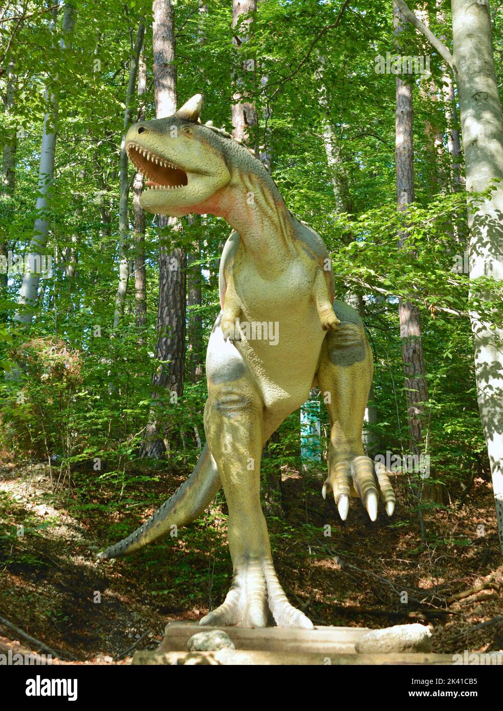Model of a dinosaur in Dino Parc in Rasnov, Romania Stock Photo - Alamy