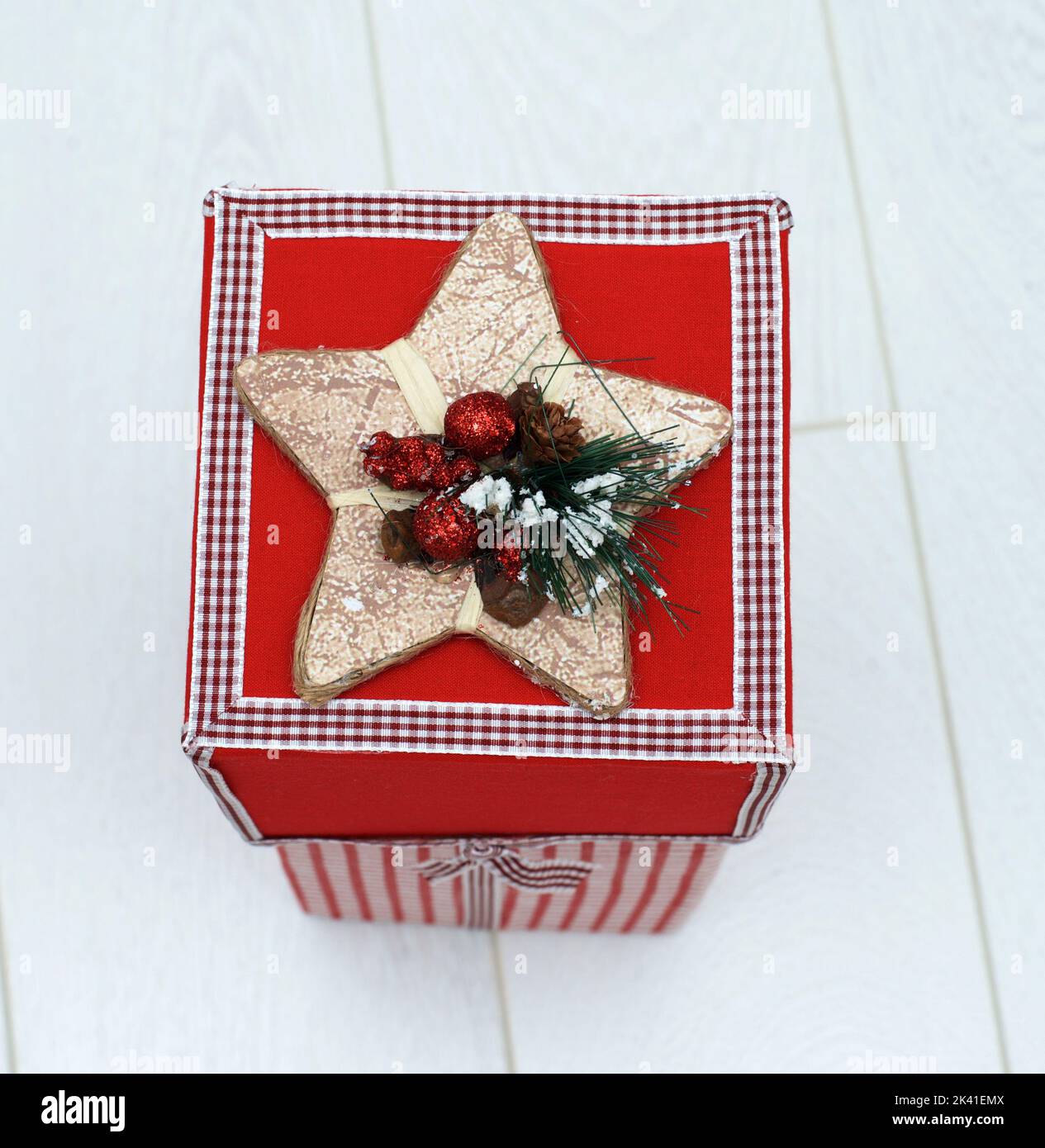 hand made christmas box with star Stock Photo - Alamy