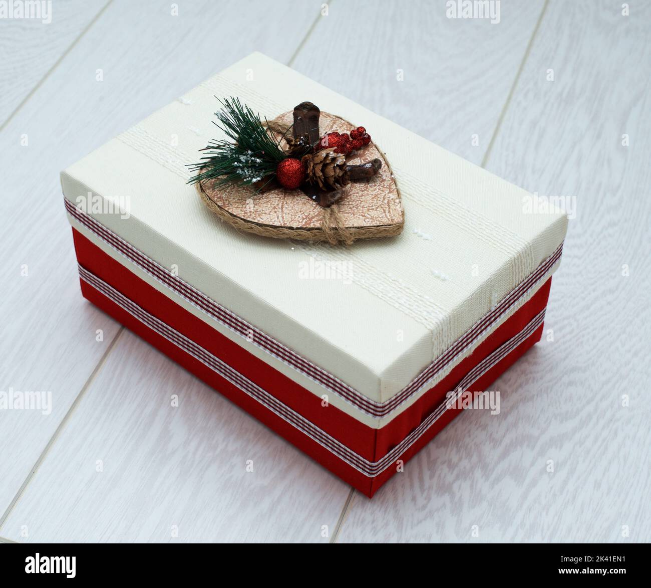 Red and white Christmas gift box Stock Photo - Alamy