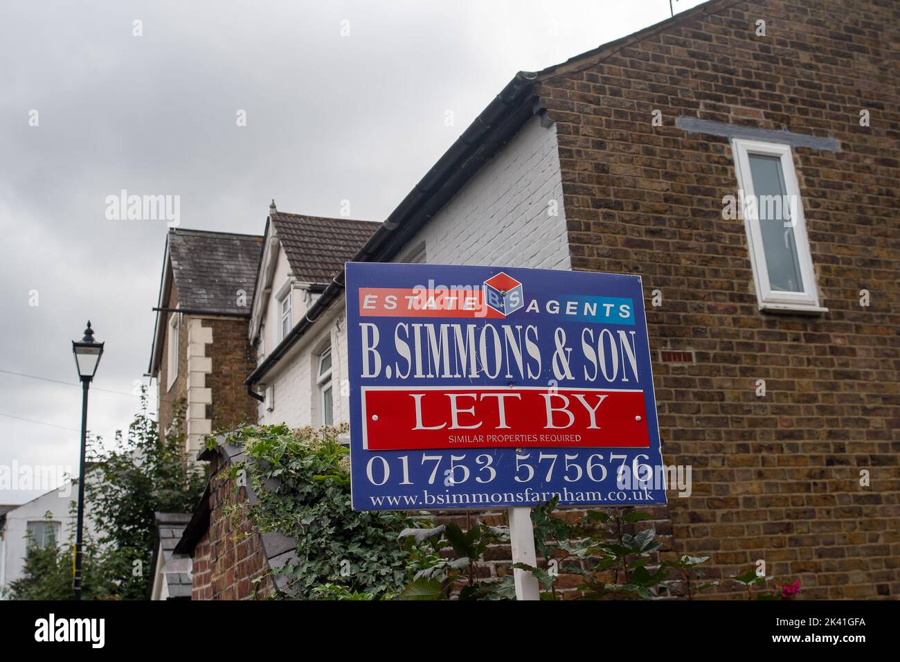 Slough, Berkshire, UK. 29th September, 2022. A let by sign outside a ...