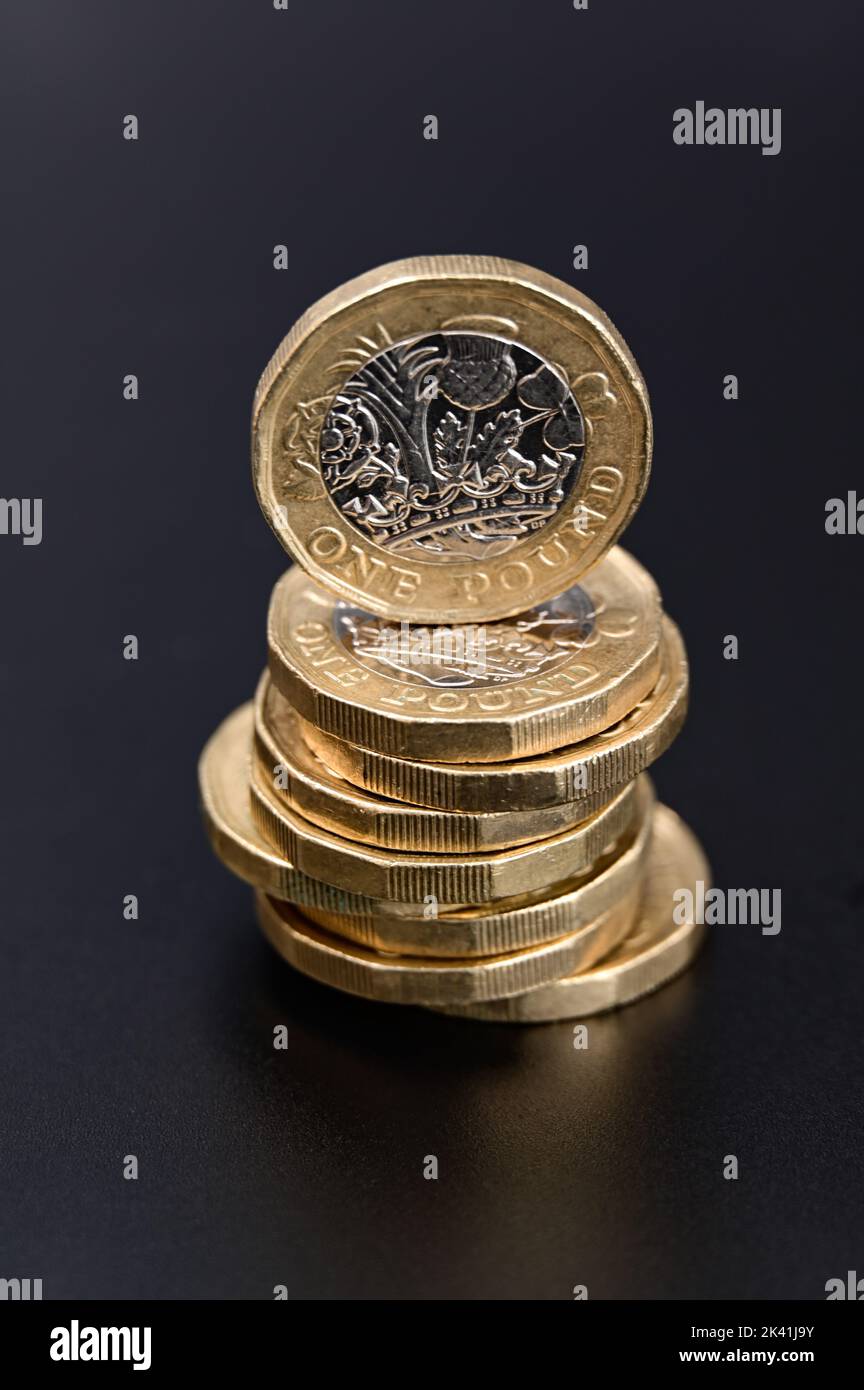 One pound coins hi-res stock photography and images - Alamy